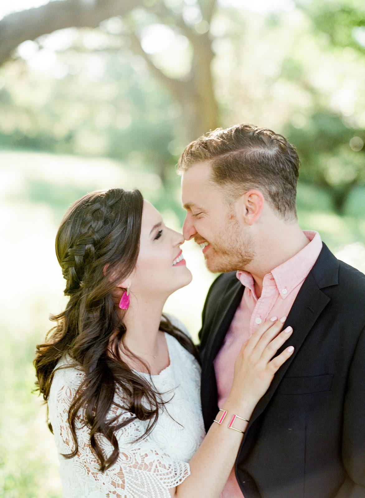 Stephanie & Aaron Engagement Session | honeygemcreative.com